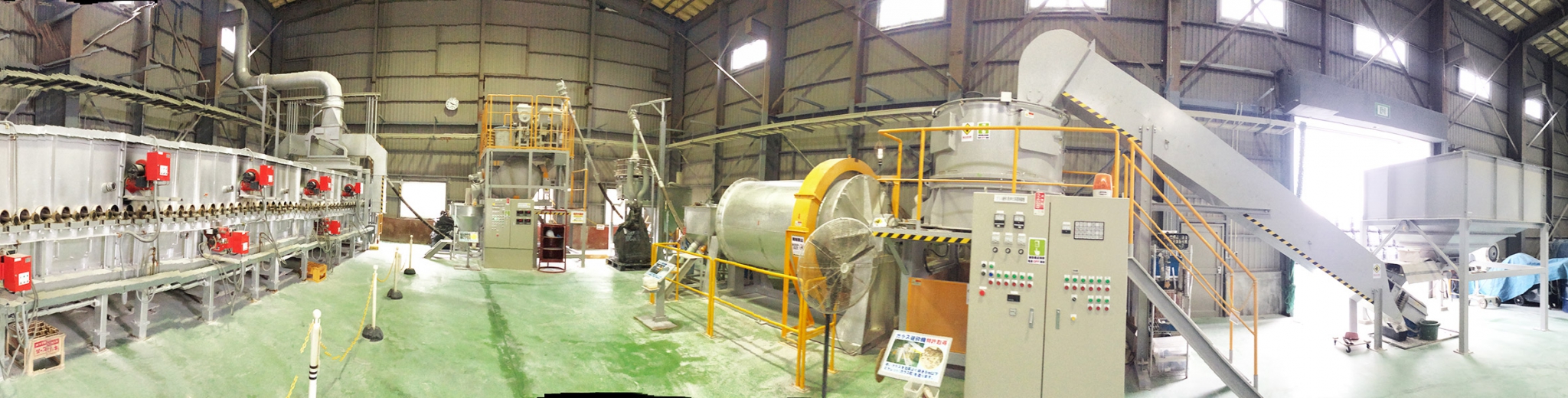 Overview of the Factory (Waste glass recycling plant) - 株式会社トリム リサイクル事業本部